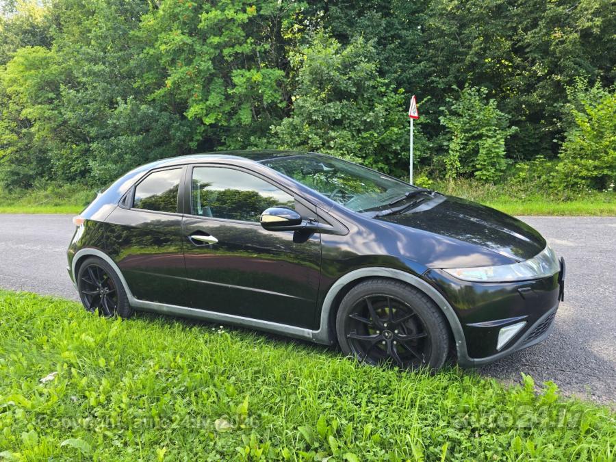 Melns Honda Civic 2008 Tallina, ar dzinēja tilpumu 1.80 L un nobraukumu 301 tūkst. km par 3200 €, foto 1 vietnē AUTOMOTO.COM.LV