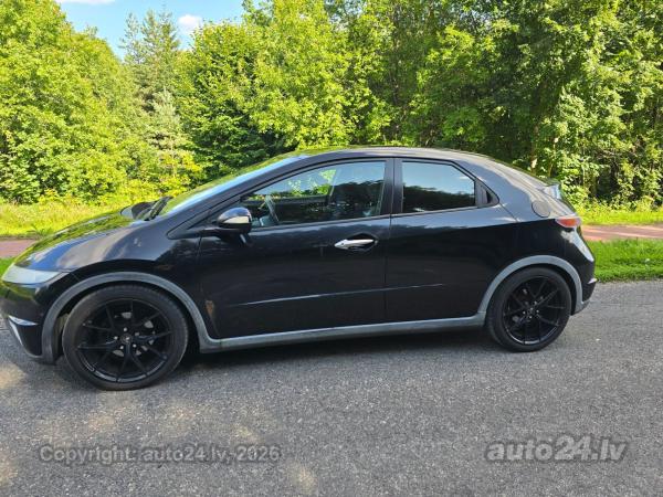 Melns Honda Civic 2008 Tallina, ar dzinēja tilpumu 1.80 L un nobraukumu 301 tūkst. km par 3200 €, foto 3 vietnē AUTOMOTO.COM.LV