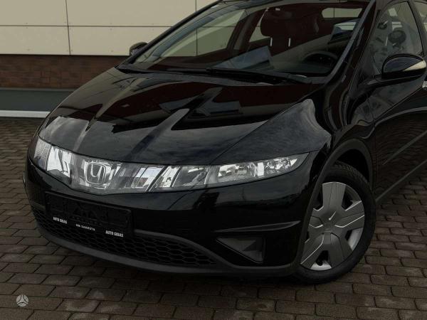 Melns Honda Civic 2008 Kretinga, ar dzinēja tilpumu 1.34 L un nobraukumu 195 tūkst. km par 3899 €, foto 6 vietnē AUTOMOTO.COM.LV