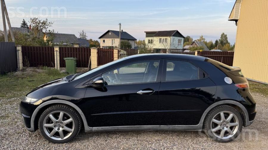 Melns Honda Civic 2008 Rēzekne, ar dzinēja tilpumu 2.20 L un nobraukumu 258 tūkst. km par 1950 €, foto 3 vietnē AUTOMOTO.COM.LV