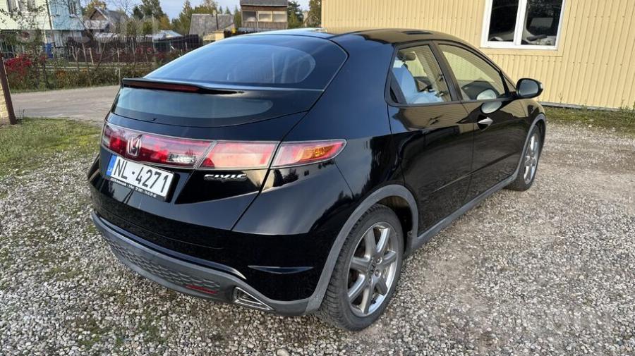 Melns Honda Civic 2008 Rēzekne, ar dzinēja tilpumu 2.20 L un nobraukumu 258 tūkst. km par 1950 €, foto 5 vietnē AUTOMOTO.COM.LV