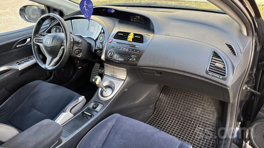 Melns Honda Civic 2008 Rēzekne, ar dzinēja tilpumu 2.20 L un nobraukumu 258 tūkst. km par 1950 €, foto 11 vietnē AUTOMOTO.COM.LV