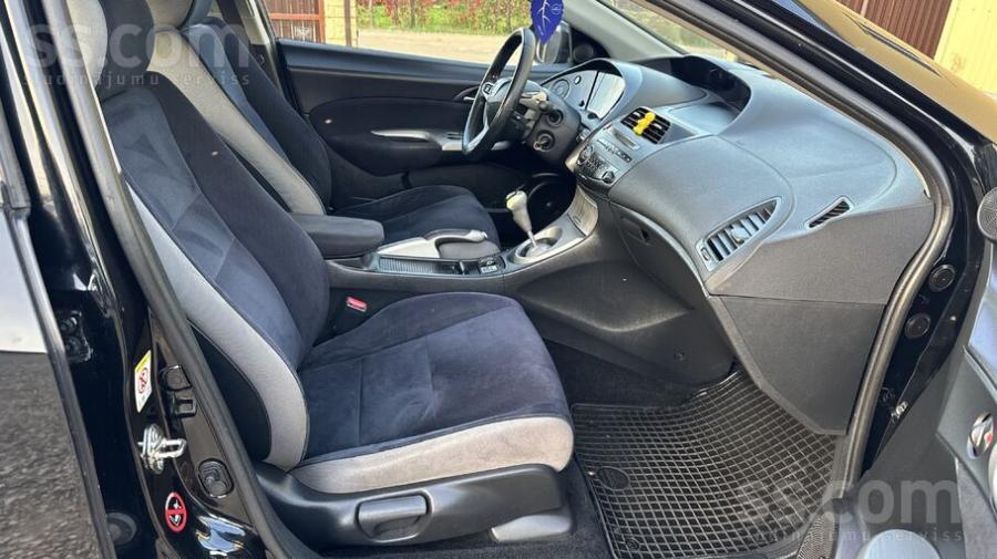 Melns Honda Civic 2008 Rēzekne, ar dzinēja tilpumu 2.20 L un nobraukumu 258 tūkst. km par 1950 €, foto 12 vietnē AUTOMOTO.COM.LV