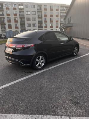 Melns Honda Civic 2009 Rīga, ar dzinēja tilpumu 1.30 L un nobraukumu 395 tūkst. km par 1300 €, foto 6 vietnē AUTOMOTO.COM.LV