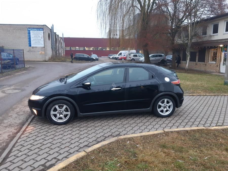 Melns Honda Civic 2009 Kauņa, ar dzinēja tilpumu 2.20 L un nobraukumu 280 tūkst. km par 800 €, foto 1 vietnē AUTOMOTO.COM.LV