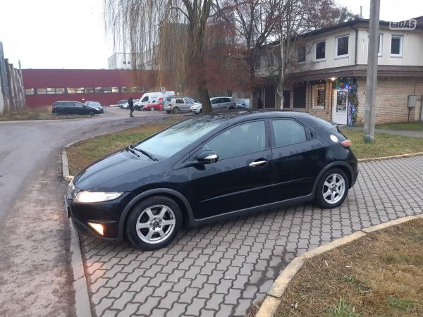 Melns Honda Civic 2009 Kauņa, ar dzinēja tilpumu 2.20 L un nobraukumu 280 tūkst. km par 800 €, foto 2 vietnē AUTOMOTO.COM.LV