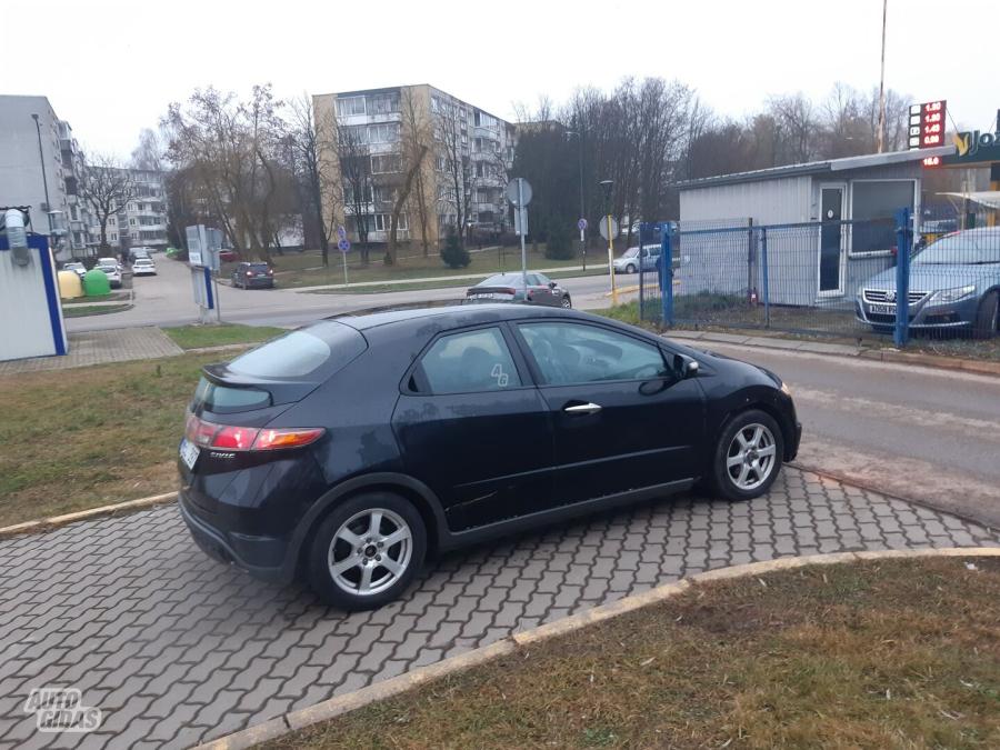 Melns Honda Civic 2009 Kauņa, ar dzinēja tilpumu 2.20 L un nobraukumu 280 tūkst. km par 800 €, foto 10 vietnē AUTOMOTO.COM.LV