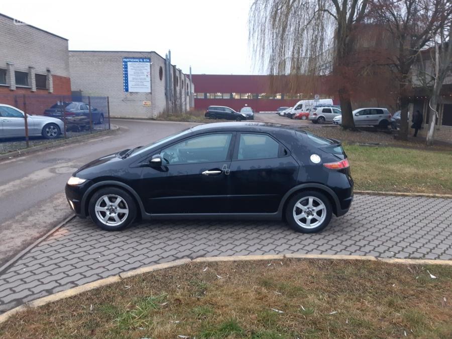 Melns Honda Civic 2009 Kauņa, ar dzinēja tilpumu 2.20 L un nobraukumu 280 tūkst. km par 800 €, foto 17 vietnē AUTOMOTO.COM.LV