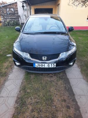 Melns Honda Civic 2009 Panevēža, ar dzinēja tilpumu 0.10 L un nobraukumu 300 tūkst. km par 2600 €, foto 11 vietnē AUTOMOTO.COM.LV
