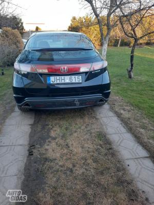 Melns Honda Civic 2009 Panevēža, ar dzinēja tilpumu 0.10 L un nobraukumu 300 tūkst. km par 2600 €, foto 13 vietnē AUTOMOTO.COM.LV