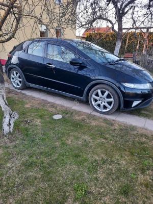 Melns Honda Civic 2009 Panevēža, ar dzinēja tilpumu 0.10 L un nobraukumu 300 tūkst. km par 2600 €, foto 14 vietnē AUTOMOTO.COM.LV