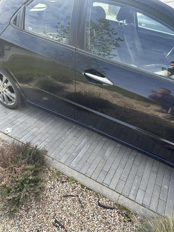 Melns Honda Civic 2009 Viļņa, ar dzinēja tilpumu 1.80 L un nobraukumu 275 tūkst. km par 1700 €, foto 9 vietnē AUTOMOTO.COM.LV