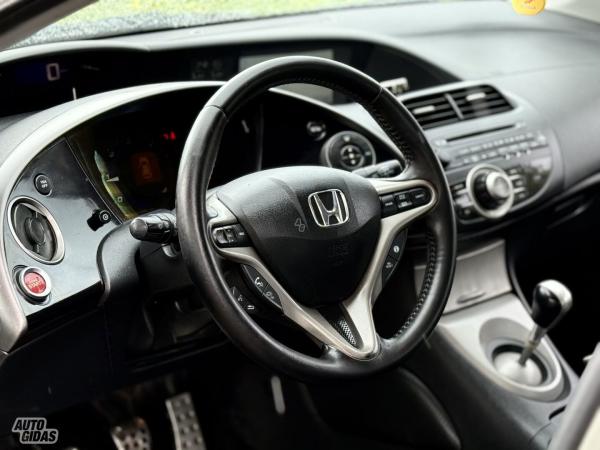 Black Honda Civic 2009 in Kaunas, with an engine capacity of 2.20 L and mileage of 282 thousand km for 3000 €, photo 10 on AUTOMOTO.COM.LV