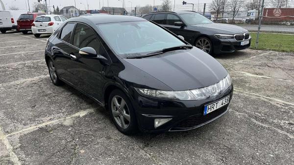 Black Honda Civic 2010 in Klaipeda, with an engine capacity of 1.40 L and mileage of 152 thousand km for 3950 €, photo 1 on AUTOMOTO.COM.LV
