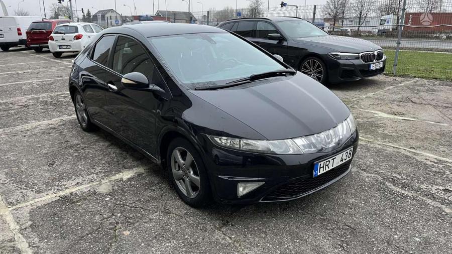 Black Honda Civic 2010 in Klaipeda, with an engine capacity of 1.40 L and mileage of 152 thousand km for 3950 €, photo 1 on AUTOMOTO.COM.LV
