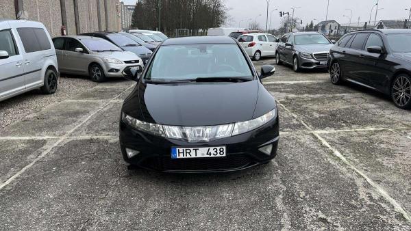 Black Honda Civic 2010 in Klaipeda, with an engine capacity of 1.40 L and mileage of 152 thousand km for 3950 €, photo 2 on AUTOMOTO.COM.LV