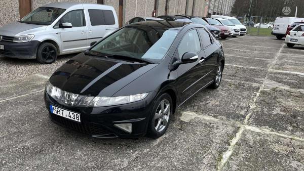Black Honda Civic 2010 in Klaipeda, with an engine capacity of 1.40 L and mileage of 152 thousand km for 3950 €, photo 3 on AUTOMOTO.COM.LV