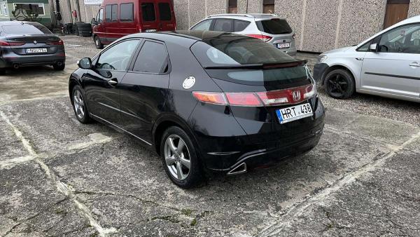Black Honda Civic 2010 in Klaipeda, with an engine capacity of 1.40 L and mileage of 152 thousand km for 3950 €, photo 4 on AUTOMOTO.COM.LV