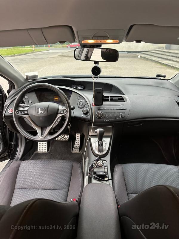 Melns Honda Civic 2010 Tallina, ar dzinēja tilpumu 1.80 L un nobraukumu 0 tūkst. km par 4800 €, foto 7 vietnē AUTOMOTO.COM.LV