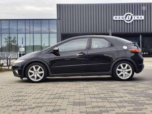 Black Honda Civic 2010 in Siauliai, with an engine capacity of 1.80 L and mileage of 209 thousand km for 4650 €, photo 4 on AUTOMOTO.COM.LV