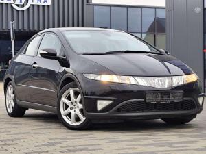 Black Honda Civic 2010 in Siauliai, with an engine capacity of 1.80 L and mileage of 209 thousand km for 4650 €, photo 7 on AUTOMOTO.COM.LV