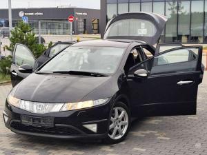 Black Honda Civic 2010 in Siauliai, with an engine capacity of 1.80 L and mileage of 209 thousand km for 4650 €, photo 15 on AUTOMOTO.COM.LV