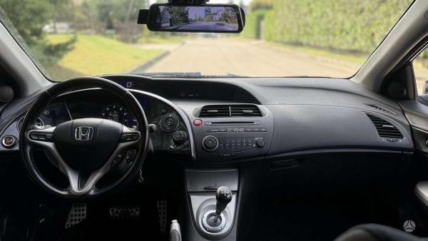 Хонда Цивик 2010 в Вильнюс на AUTOMOTO.COM.LV Черный Хонда Цивик 2010 в Вильнюс, объемом двигателя 1.80 л и пробегом 230 тыс. км за 3450 €, фото 8 на AUTOMOTO.COM.LV
