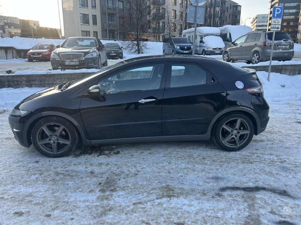 Melns Honda Civic 2011 Viļņa, ar dzinēja tilpumu 1.34 L un nobraukumu 268 tūkst. km par 2450 €, foto 7 vietnē AUTOMOTO.COM.LV