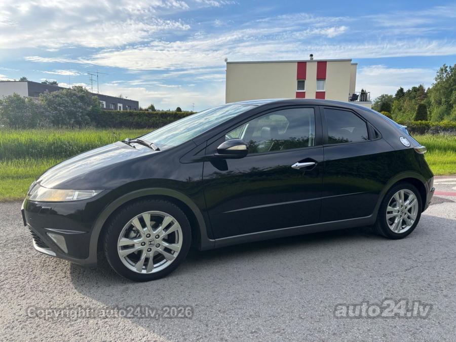 Melns Honda Civic 2011 Tallina, ar dzinēja tilpumu 1.80 L un nobraukumu 160 tūkst. km par 5490 €, foto 3 vietnē AUTOMOTO.COM.LV