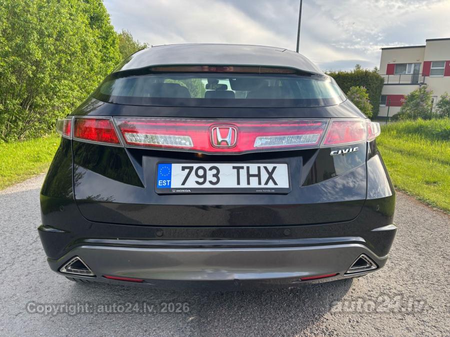 Melns Honda Civic 2011 Tallina, ar dzinēja tilpumu 1.80 L un nobraukumu 160 tūkst. km par 5490 €, foto 6 vietnē AUTOMOTO.COM.LV