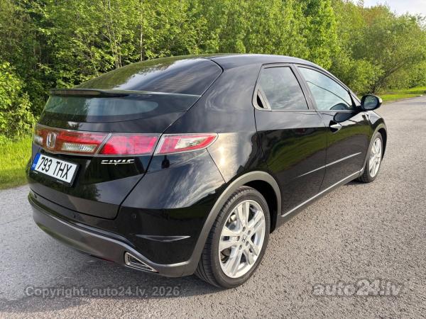 Черный Хонда Цивик 2011 в Таллин, объемом двигателя 1.80 л и пробегом 160 тыс. км за 5490 €, фото 6 на AUTOMOTO.COM.LV