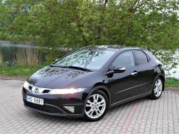 Melns Honda Civic 2011 Rīga, ar dzinēja tilpumu 1.80 L un nobraukumu 203 tūkst. km par 3350 €, foto 1 vietnē AUTOMOTO.COM.LV