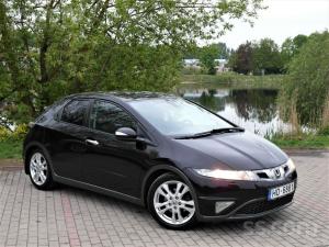 Black Honda Civic 2011 in Riga, with an engine capacity of 1.80 L and mileage of 203 thousand km for 3350 €, photo 6 on AUTOMOTO.COM.LV