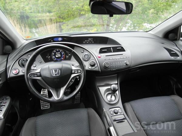 Черный Хонда Цивик 2011 в Рига, объемом двигателя 1.80 л и пробегом 203 тыс. км за 3350 €, фото 10 на AUTOMOTO.COM.LV