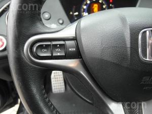 Black Honda Civic 2011 in Riga, with an engine capacity of 1.80 L and mileage of 203 thousand km for 3350 €, photo 12 on AUTOMOTO.COM.LV