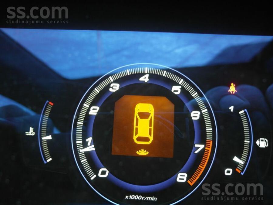 Black Honda Civic 2011 in Riga, with an engine capacity of 1.80 L and mileage of 203 thousand km for 3350 €, photo 14 on AUTOMOTO.COM.LV