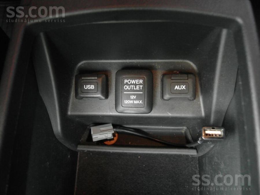 Black Honda Civic 2011 in Riga, with an engine capacity of 1.80 L and mileage of 203 thousand km for 3350 €, photo 18 on AUTOMOTO.COM.LV