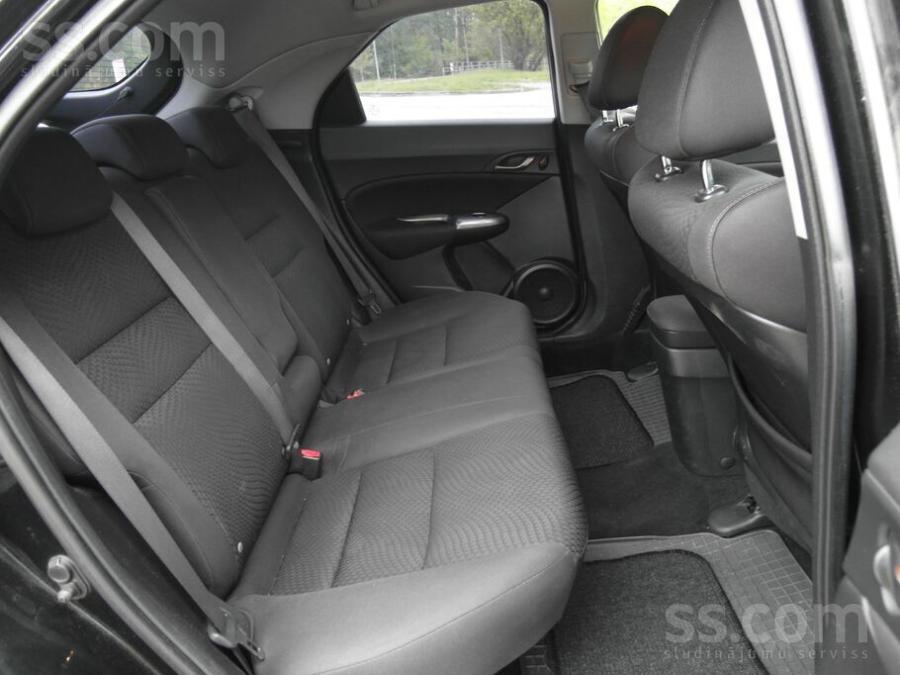 Black Honda Civic 2011 in Riga, with an engine capacity of 1.80 L and mileage of 203 thousand km for 3350 €, photo 19 on AUTOMOTO.COM.LV