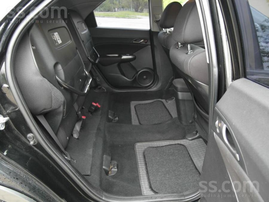 Black Honda Civic 2011 in Riga, with an engine capacity of 1.80 L and mileage of 203 thousand km for 3350 €, photo 20 on AUTOMOTO.COM.LV