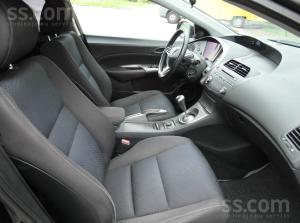Black Honda Civic 2011 in Riga, with an engine capacity of 1.80 L and mileage of 203 thousand km for 3350 €, photo 21 on AUTOMOTO.COM.LV
