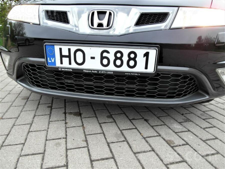 Black Honda Civic 2011 in Riga, with an engine capacity of 1.80 L and mileage of 203 thousand km for 3350 €, photo 28 on AUTOMOTO.COM.LV