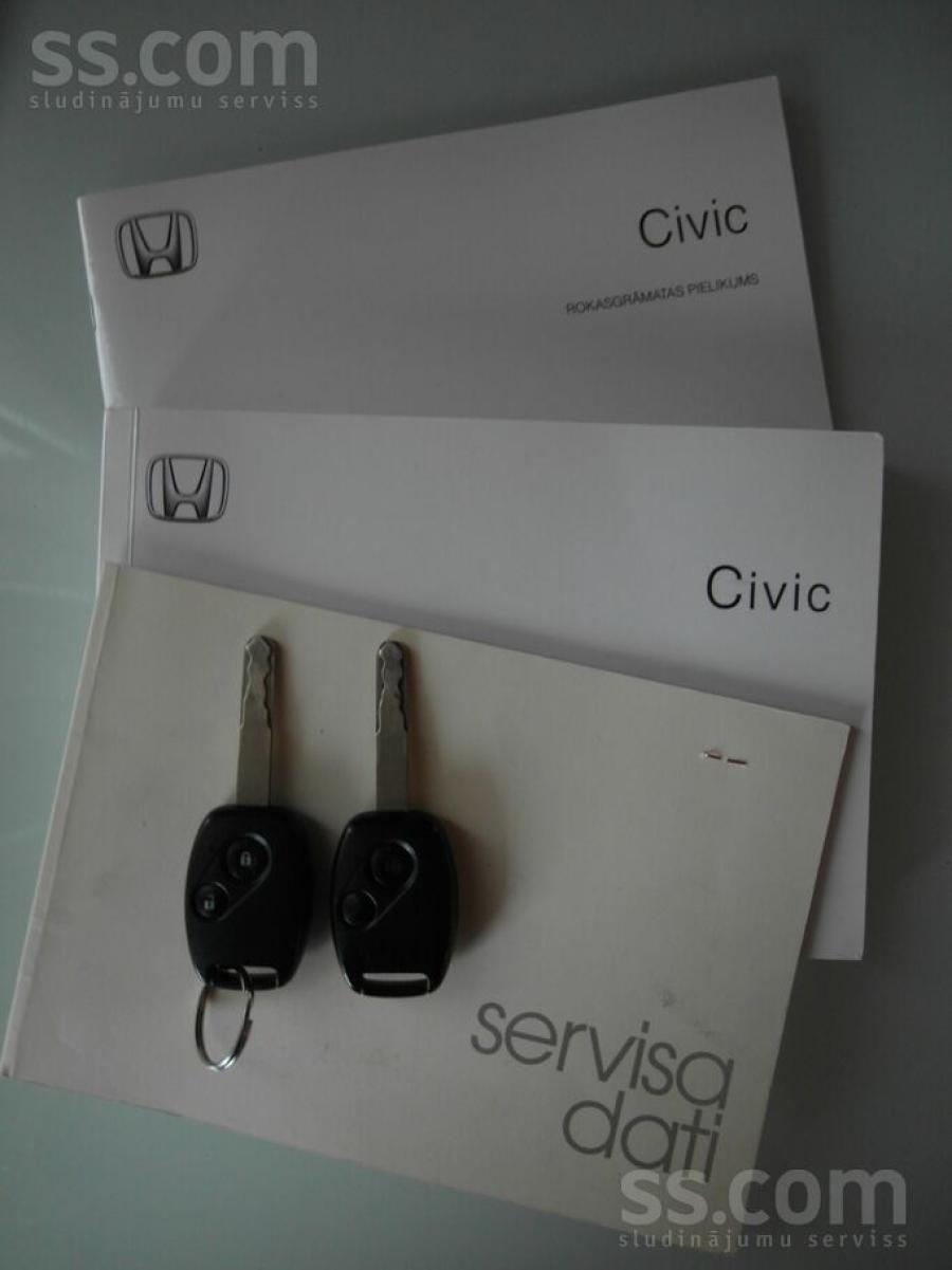 Black Honda Civic 2011 in Riga, with an engine capacity of 1.80 L and mileage of 203 thousand km for 3350 €, photo 30 on AUTOMOTO.COM.LV