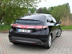 Black Honda Civic 2011 in Riga, with an engine capacity of 1.80 L and mileage of 203 thousand km for 3350 €, photo 31 on AUTOMOTO.COM.LV
