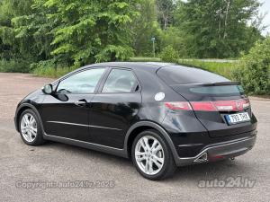 Melns Honda Civic 2011 Tallina, ar dzinēja tilpumu 1.80 L un nobraukumu 160 tūkst. km par 5490 €, foto 5 vietnē AUTOMOTO.COM.LV