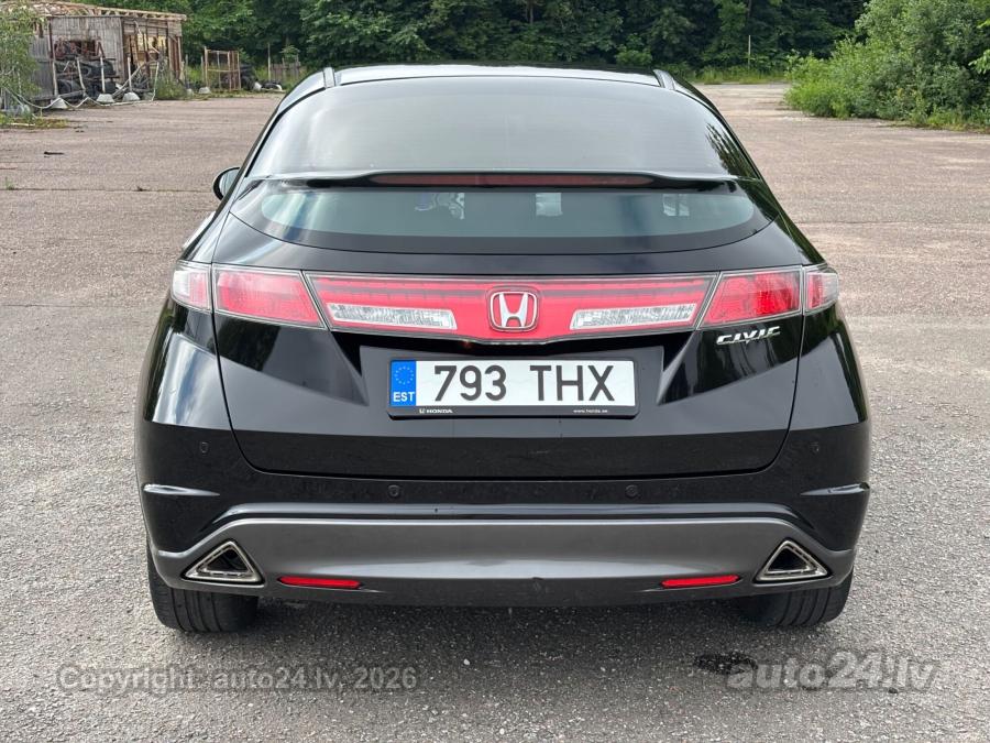 Melns Honda Civic 2011 Tallina, ar dzinēja tilpumu 1.80 L un nobraukumu 160 tūkst. km par 5490 €, foto 6 vietnē AUTOMOTO.COM.LV