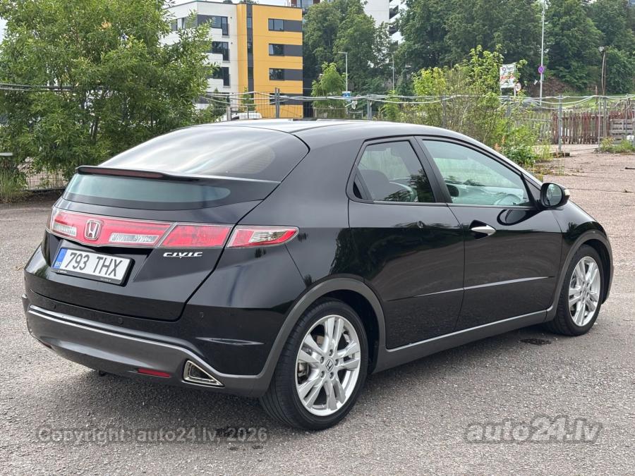 Melns Honda Civic 2011 Tallina, ar dzinēja tilpumu 1.80 L un nobraukumu 160 tūkst. km par 5490 €, foto 7 vietnē AUTOMOTO.COM.LV