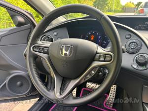 Melns Honda Civic 2011 Tallina, ar dzinēja tilpumu 1.80 L un nobraukumu 160 tūkst. km par 5490 €, foto 16 vietnē AUTOMOTO.COM.LV