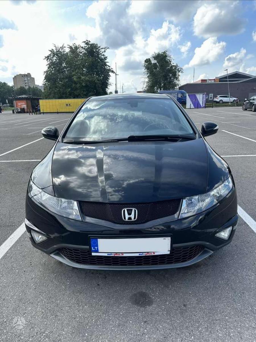 Melns Honda Civic 2011 Kauņa, ar dzinēja tilpumu 2.20 L un nobraukumu 274 tūkst. km par 3200 €, foto 3 vietnē AUTOMOTO.COM.LV