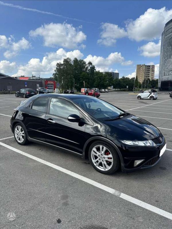 Melns Honda Civic 2011 Kauņa, ar dzinēja tilpumu 2.20 L un nobraukumu 274 tūkst. km par 3200 €, foto 3 vietnē AUTOMOTO.COM.LV