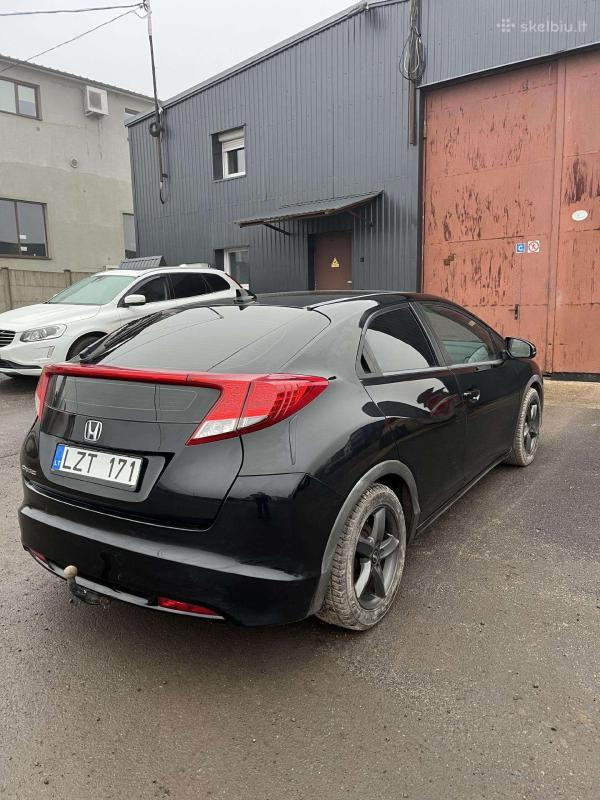 Melns Honda Civic 2012 Viļņa, ar dzinēja tilpumu 2.20 L un nobraukumu 246 tūkst. km par 6100 €, foto 2 vietnē AUTOMOTO.COM.LV
